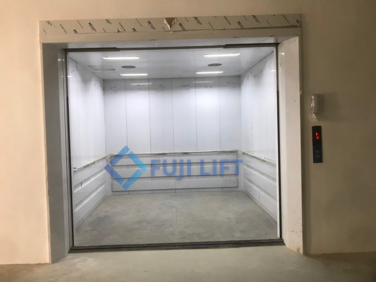 Cửa tầng thang máy và lưu ý không thể bỏ qua